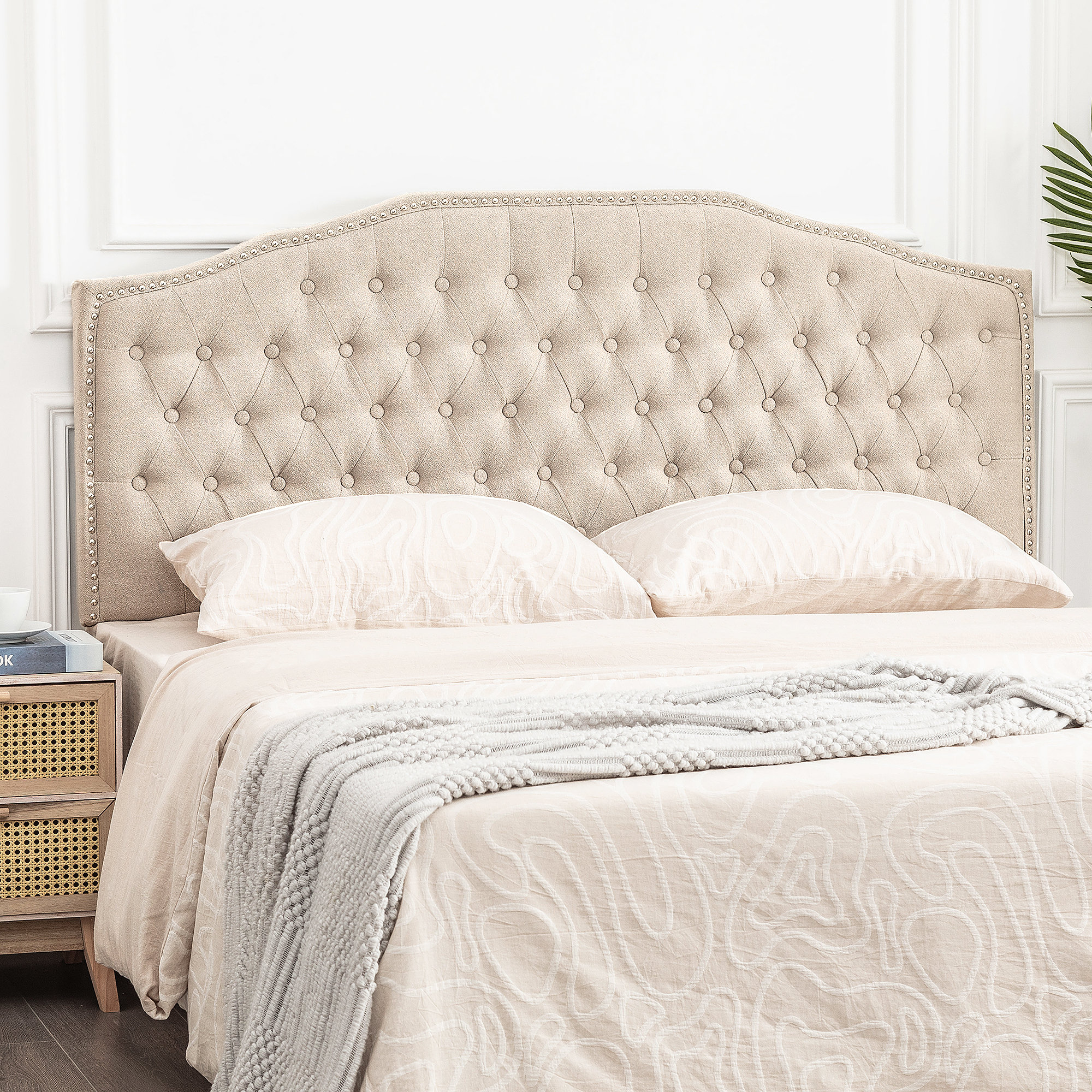Lark Manor Tête de lit tapissier de 64 po pour très grand lit - Wayfair ...