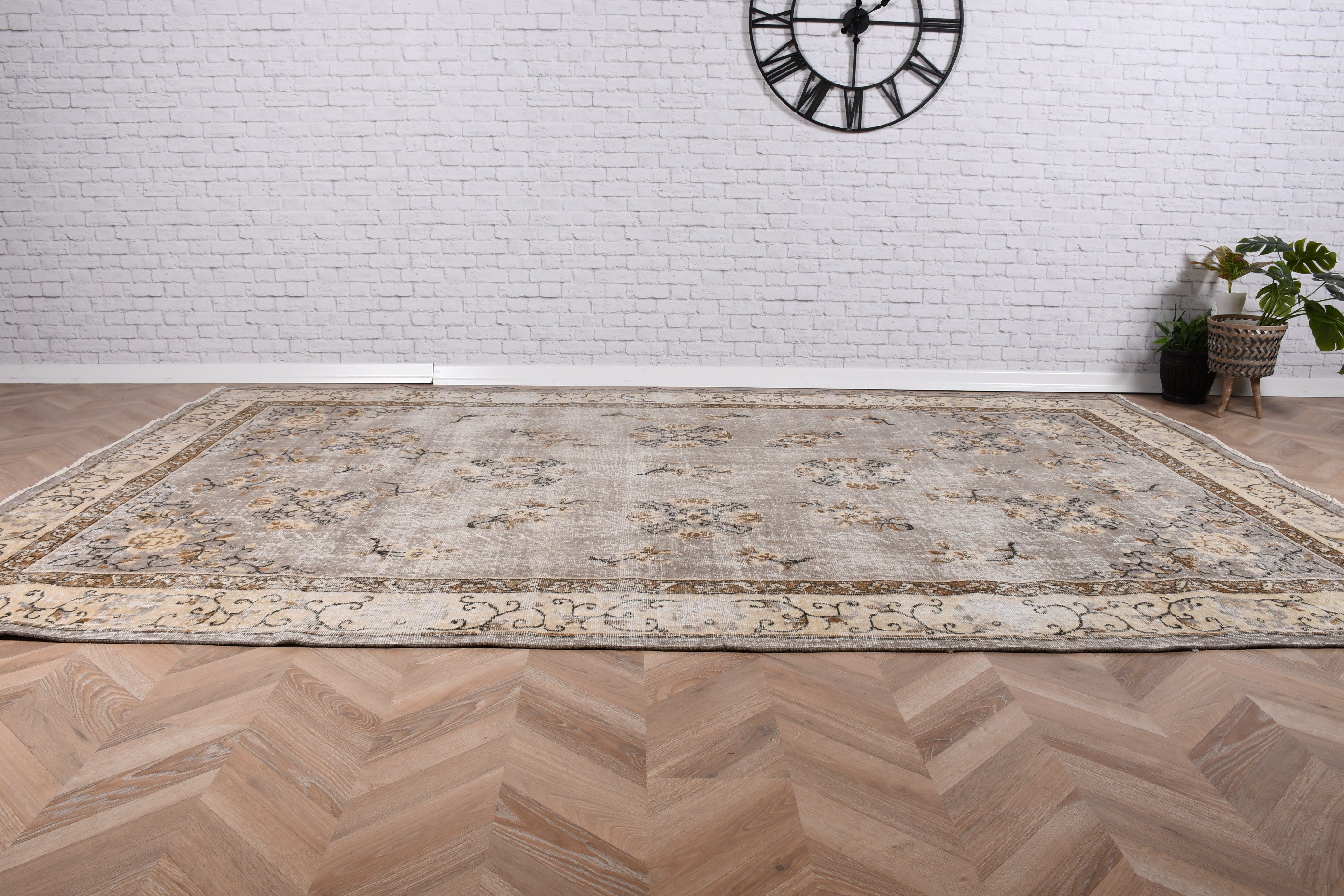 Bloomsbury Market Antique Turkish Rug with Oversized Design Ideal for ...