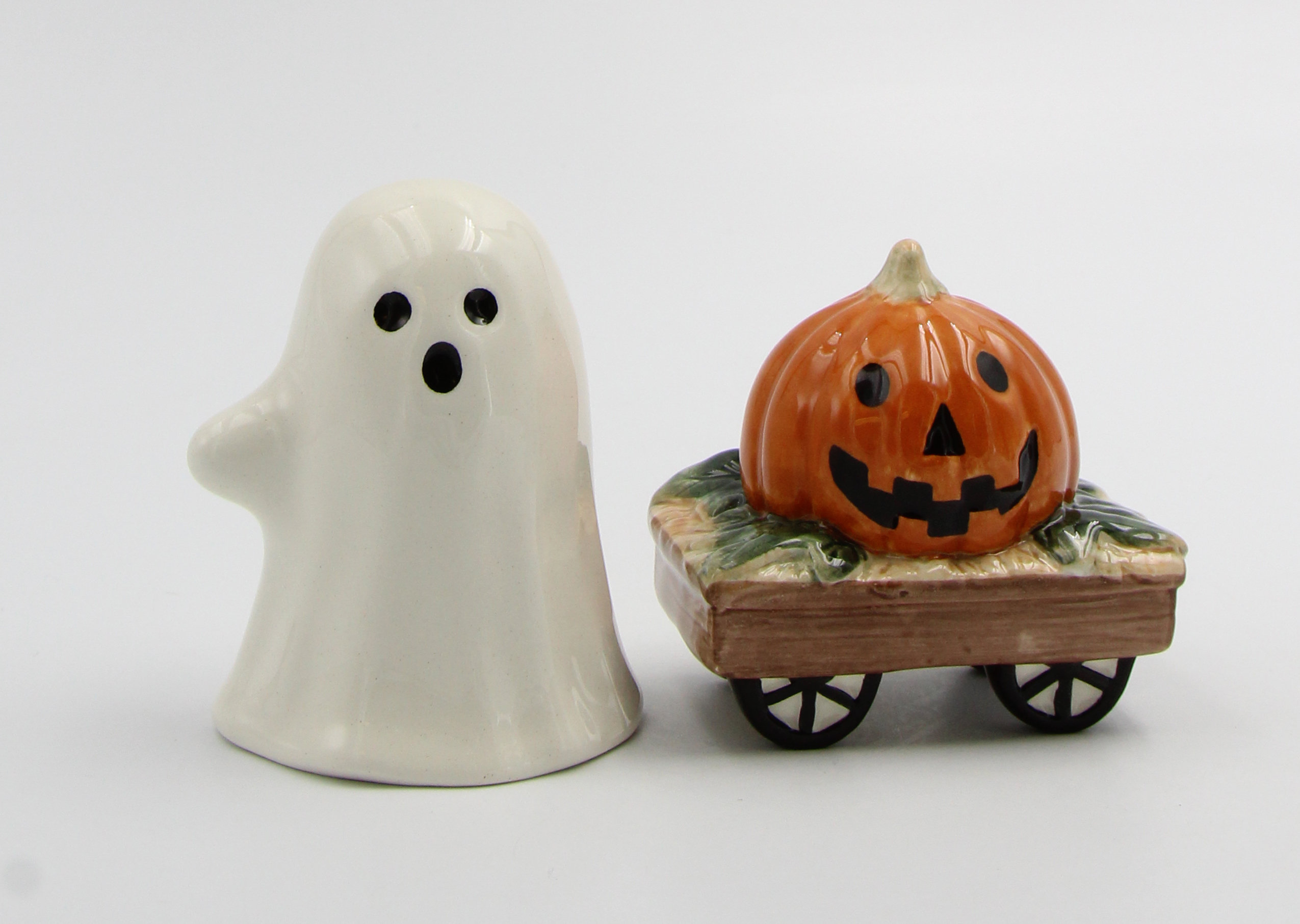 CosmosGifts Casper And Pumpkin Wagon Salt And Pepper | Wayfair