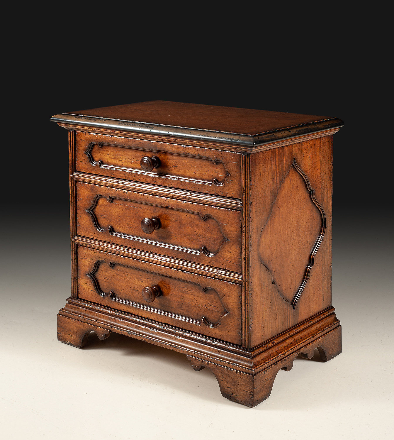 David Michael Table de chevet 3 tiroirs en bois massif brun - Wayfair ...