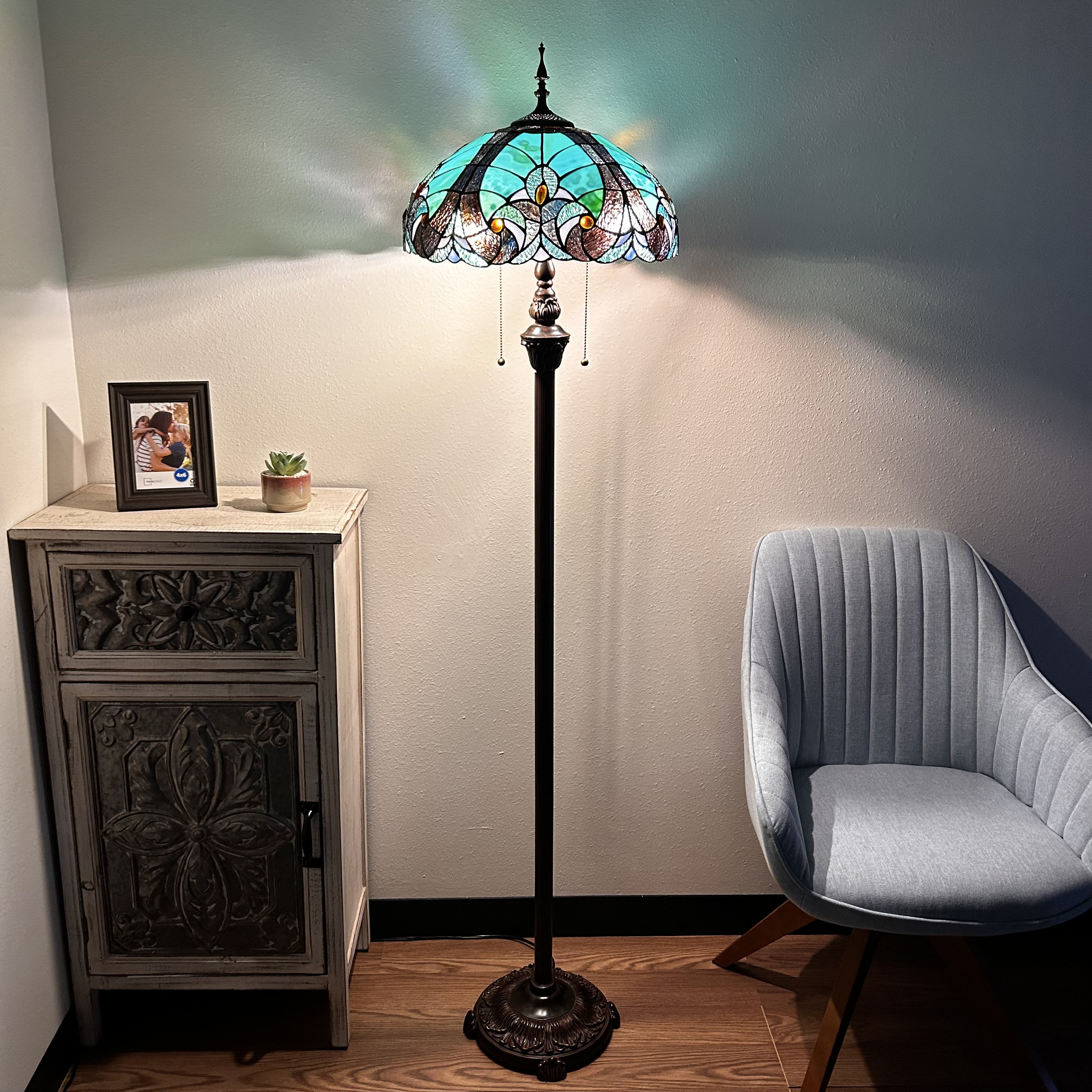 World Menagerie Jenn Tiffany Floor Lamp Green Brown Stained Glass Metal ...