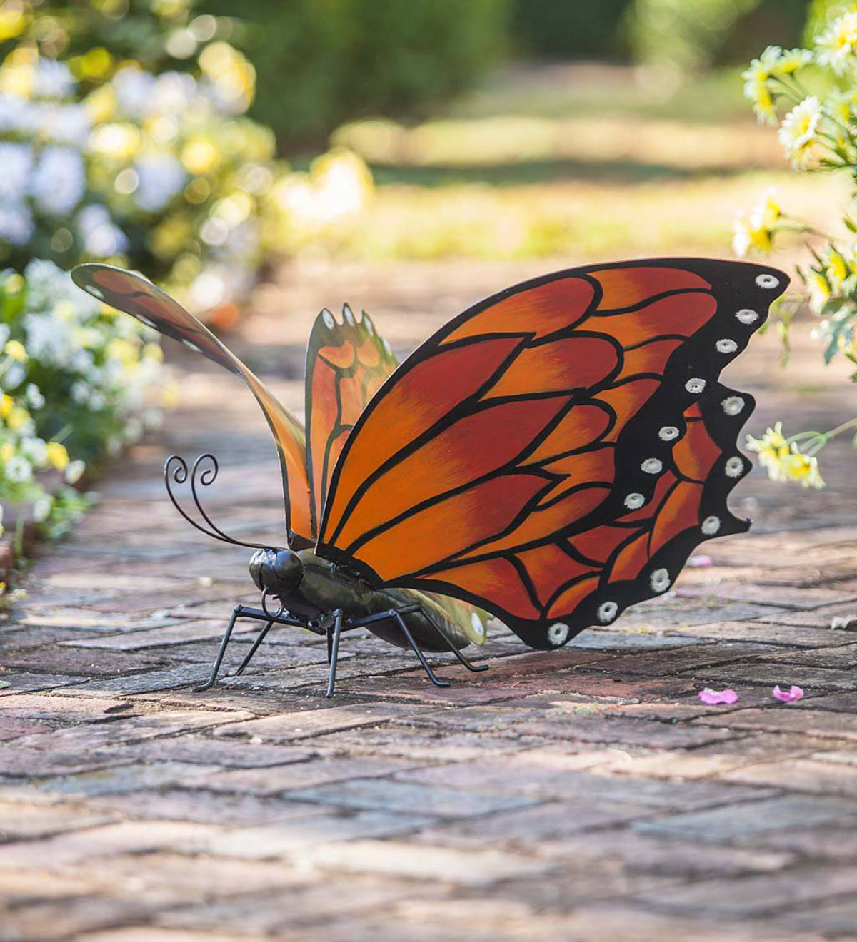 Rosalind Wheeler Statue de jardin papillon monarque en métal Briceson ...