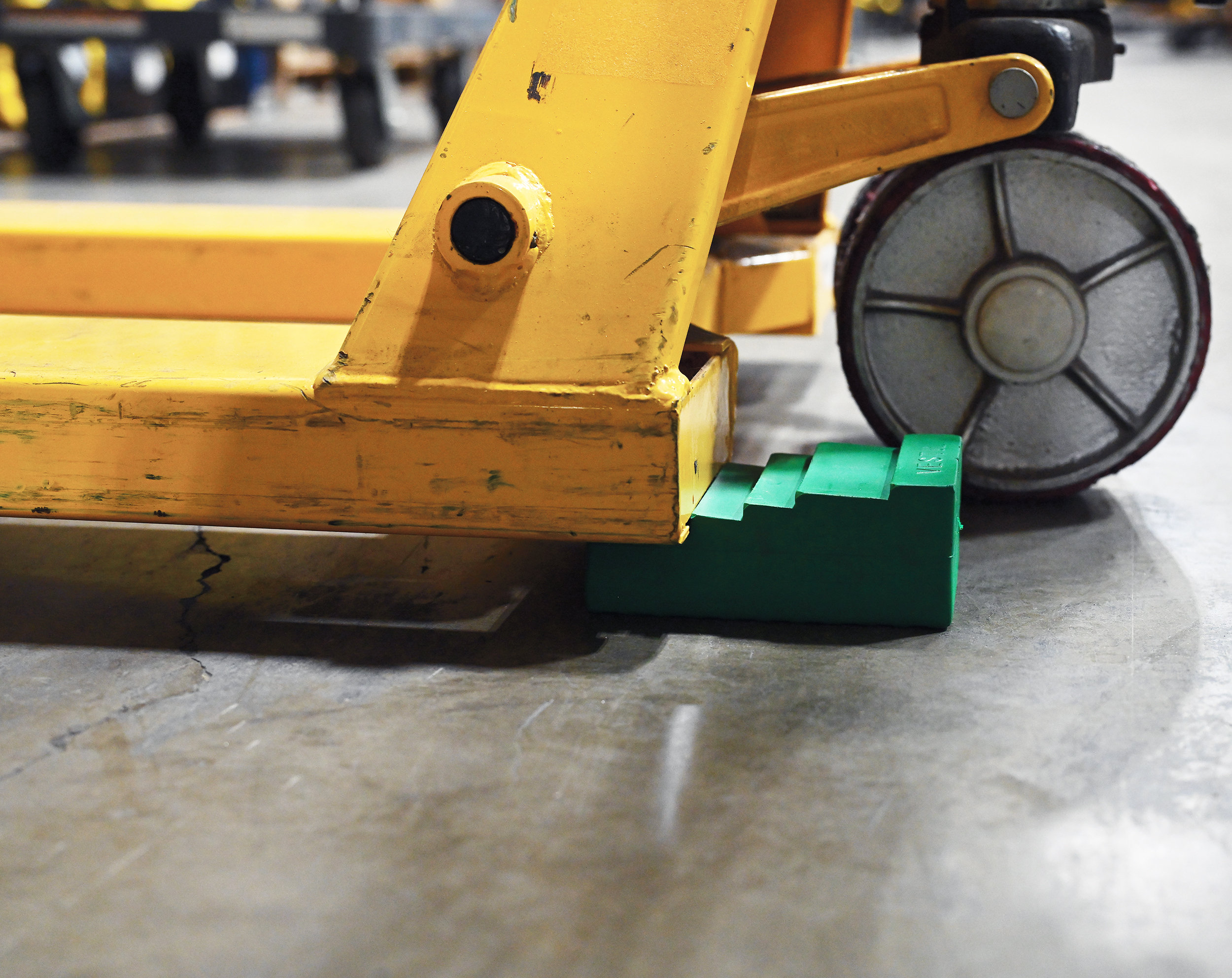 Vestil Magnetic Pallet Truck Wedge | Wayfair