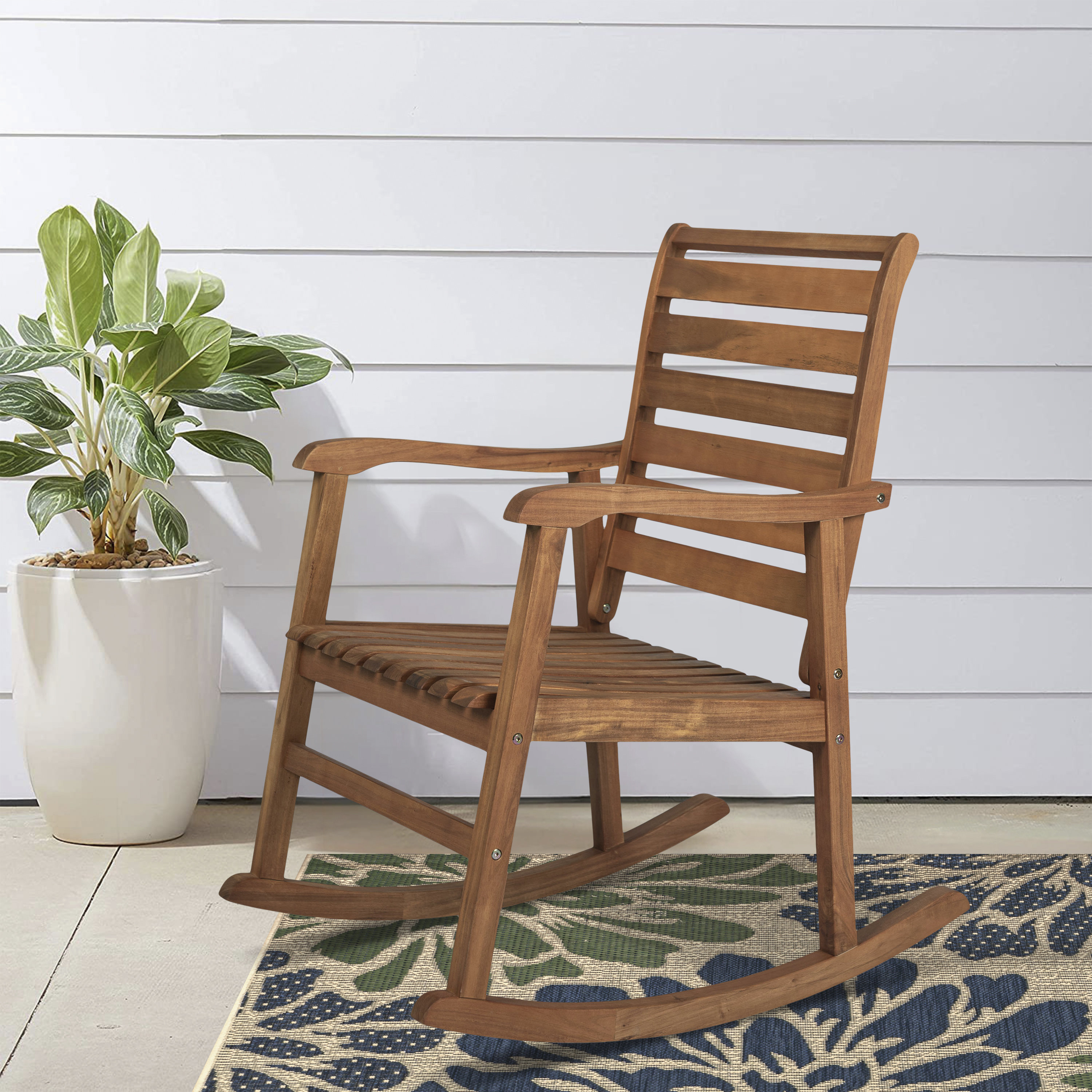 Red Barrel Studio® Chaise berçante d'extérieur en bois massif Arlyce ...