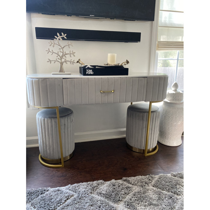 Noori Rug Vanity | Wayfair