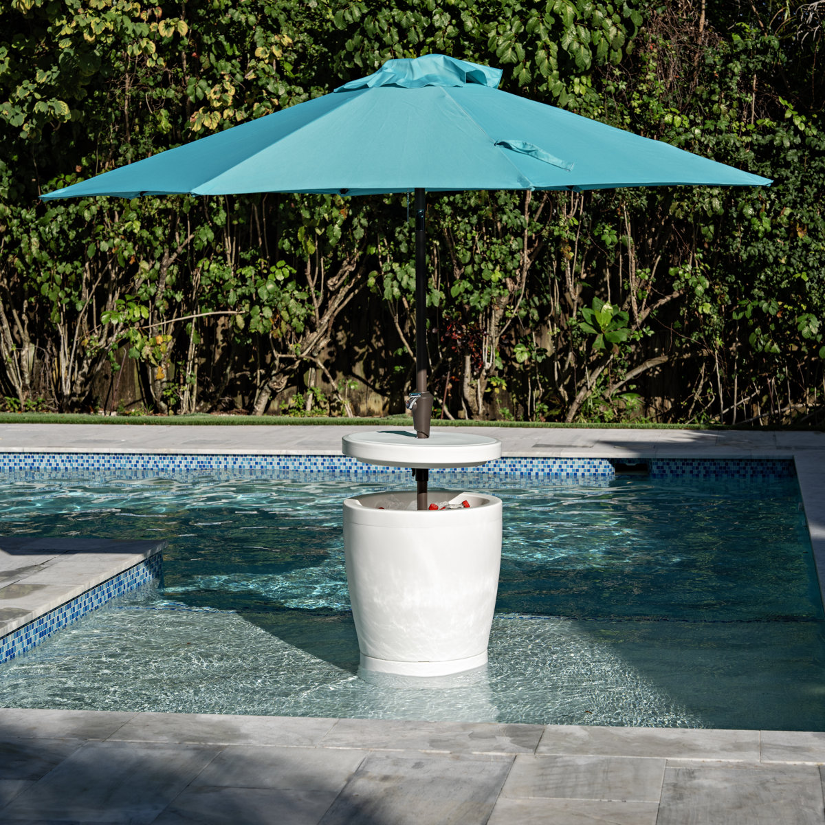 Step2 White Vero Plastic In-Pool Side Table and Umbrella Table Stand ...