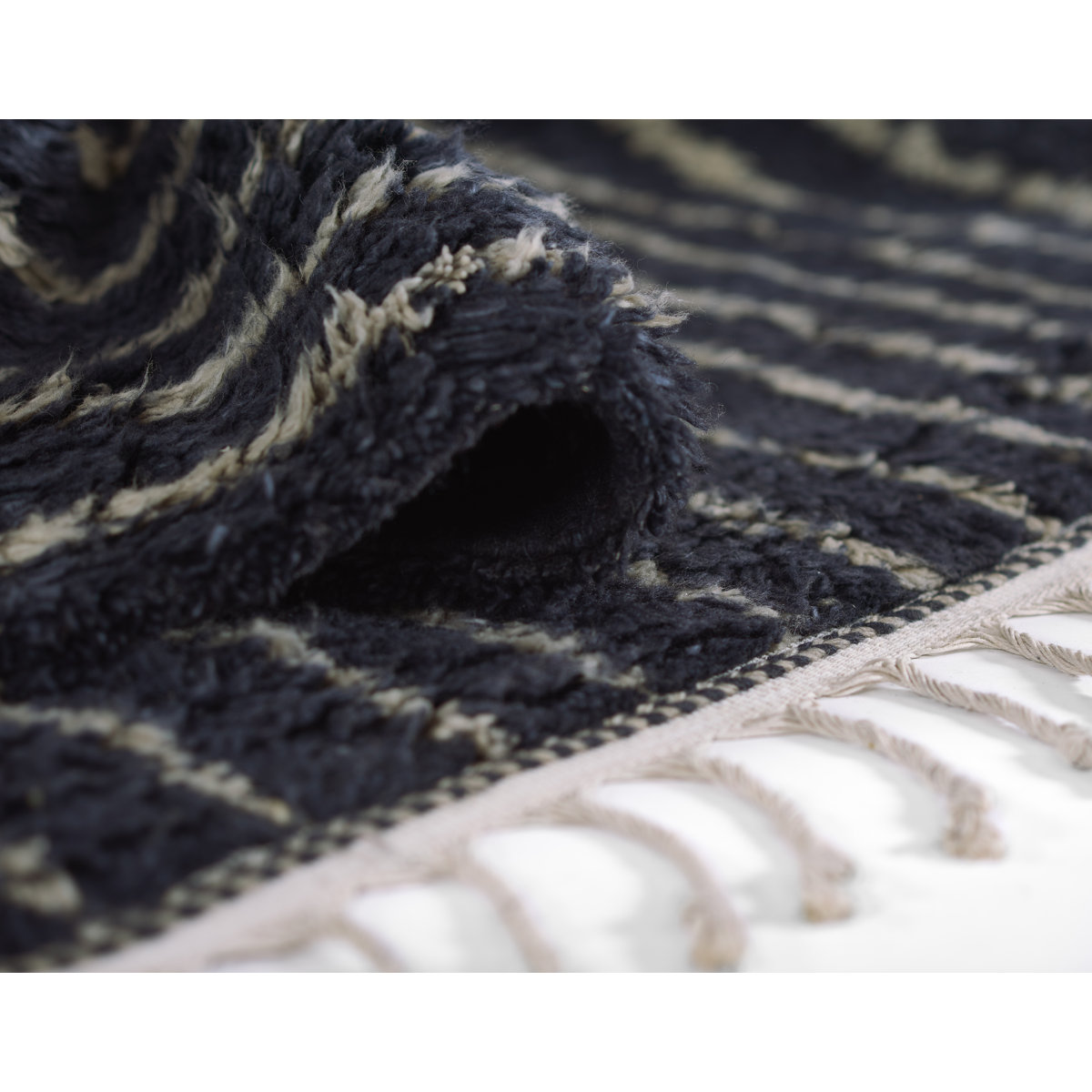 AllModern Essi Navy/Beige Wool Area Rug & Reviews | Wayfair