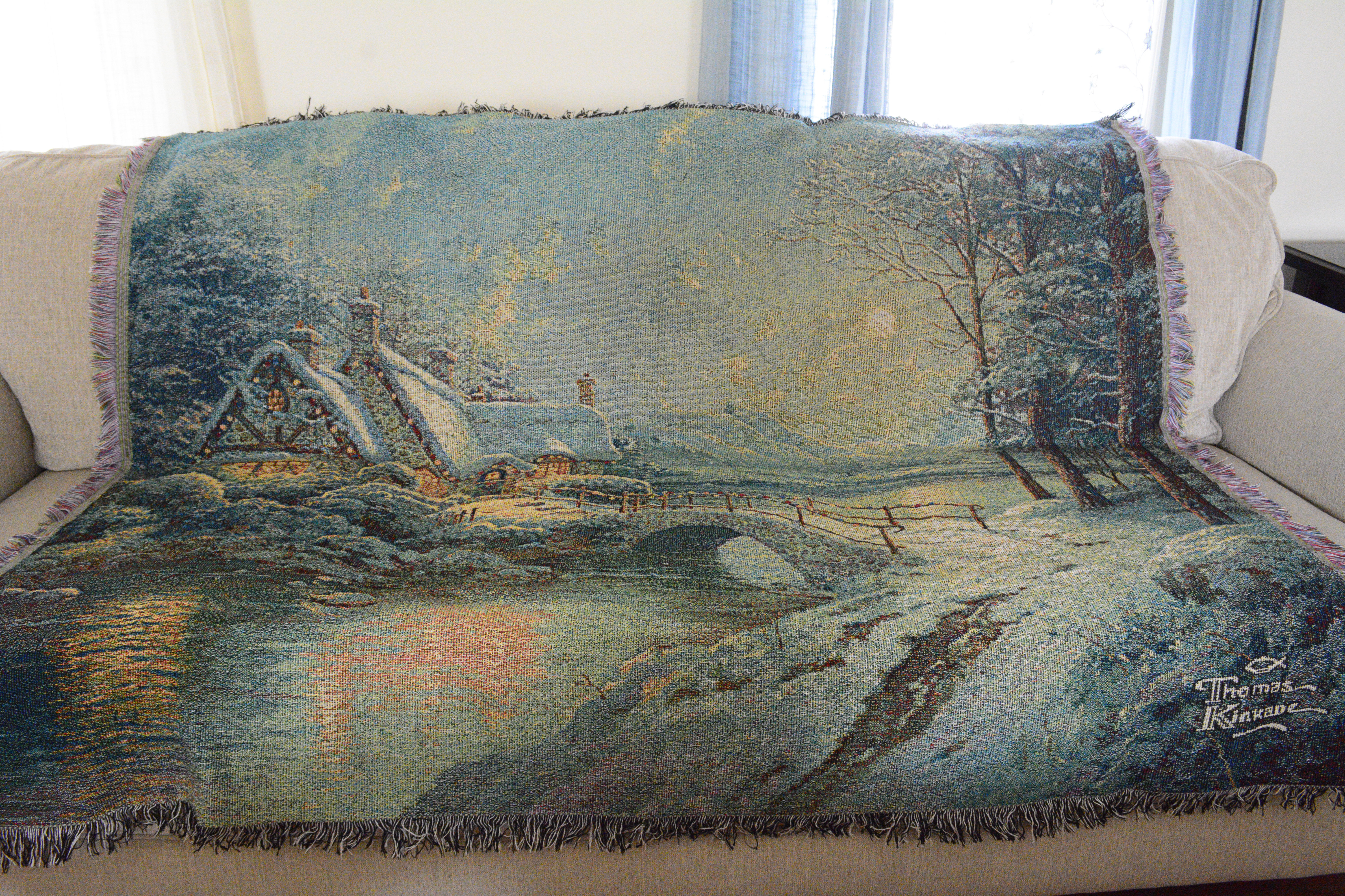 DaDa Bedding Holiday Snowy Winter Cottage Tapestry Throw | Wayfair