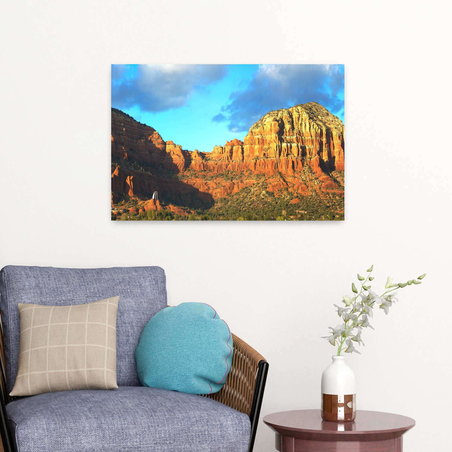 Latitude Run® Chapel On Rock Formations Chapel Of The Holy Cross Sedona ...