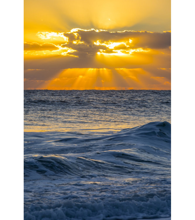 Rosecliff Heights Sunrise Over The Atlantic Ocean Off The Coast Of ...