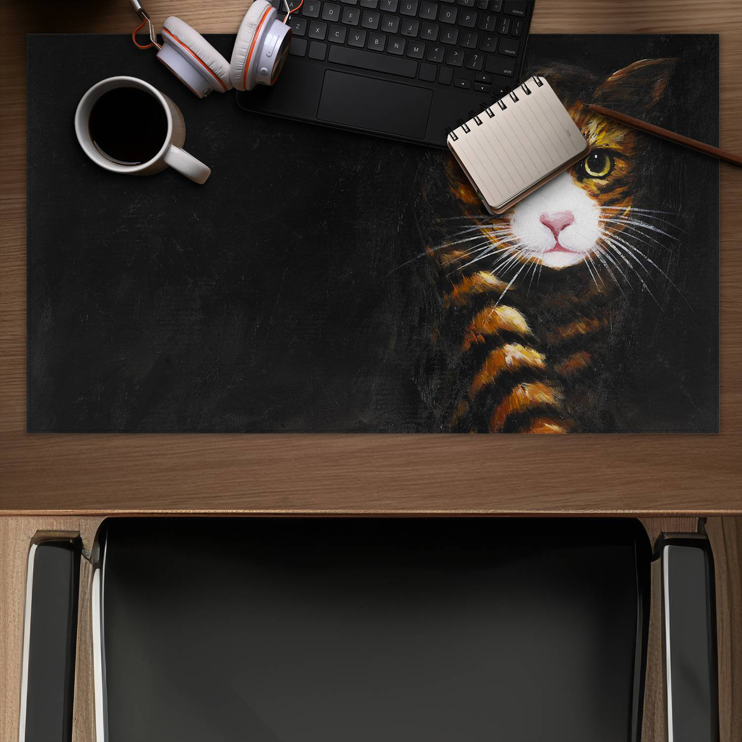 Begin Edition International Inc. Discreet cat - 14.00"x24.25" Desk mat ...