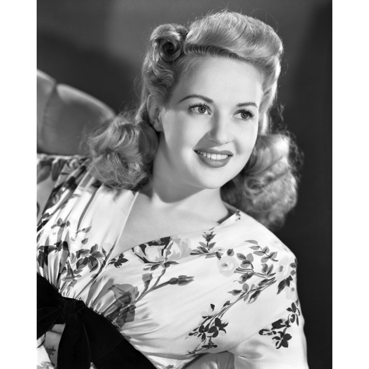 Globe Photos Entertainment Close-up Of Betty Grable Looking Away On ...