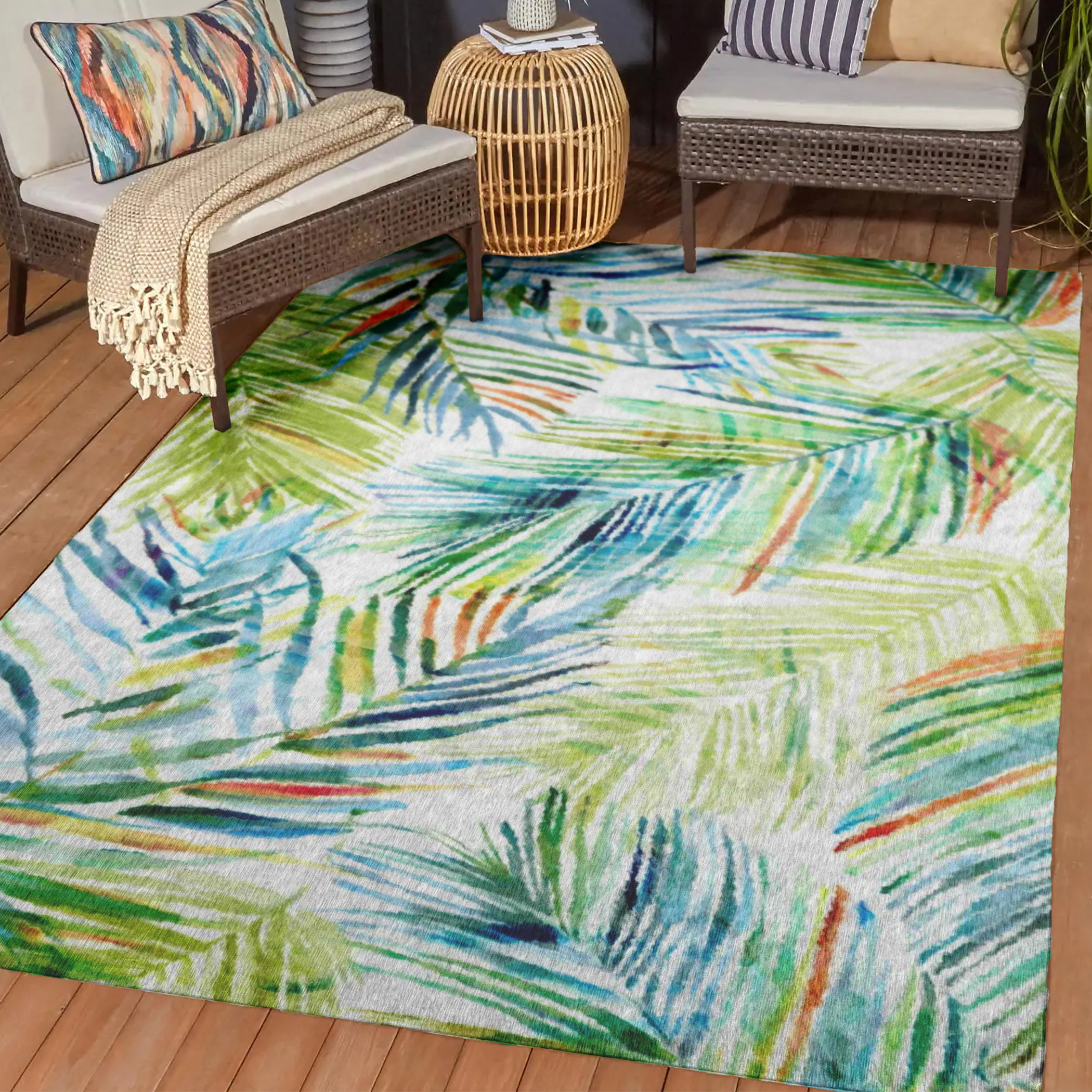 Beachcrest Home Braggs Floral Machine Woven Polyester Indoor / Outdoor ...